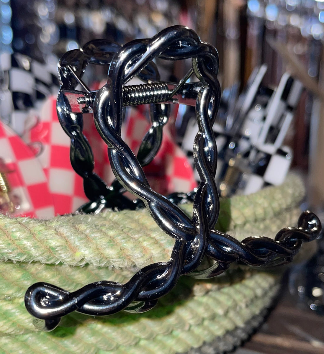 Barb Wire Claw Clip – Horse Creek Outfitters