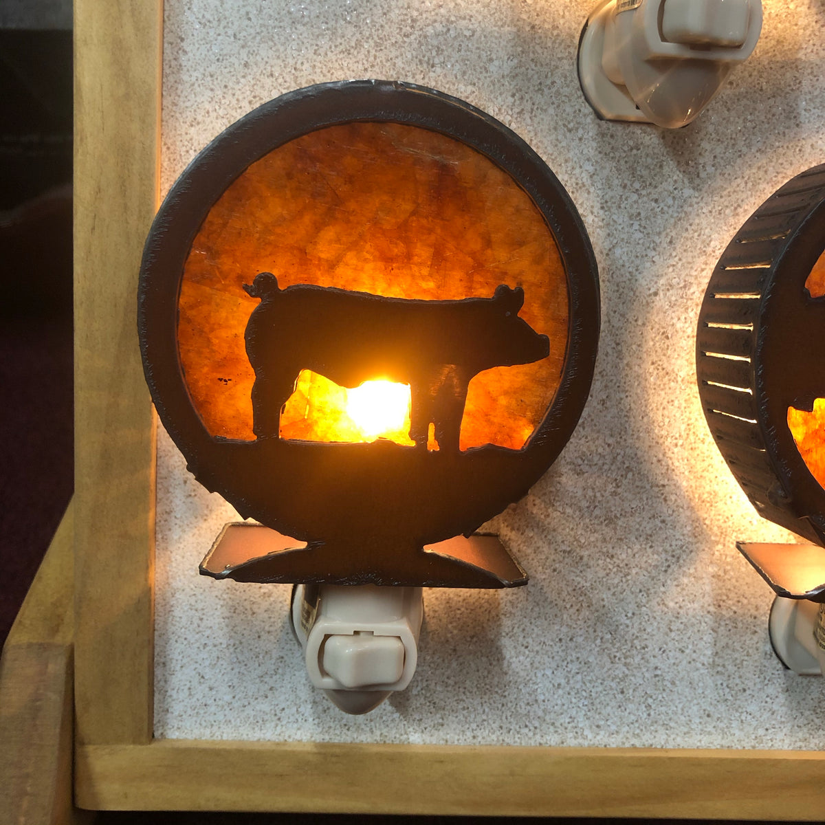Livestock Circle Night Light-Pig – Horse Creek Outfitters